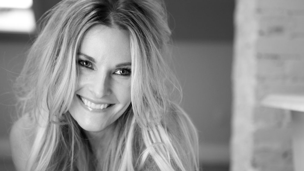 Elizabeth Cook: Transcending A Cult Career : NPR