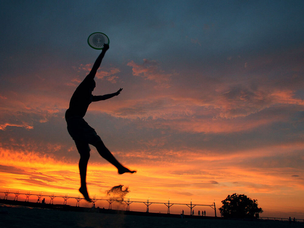 Should Everybody Grab Their Frisbees To Honor Its Inventor? : The Two ...