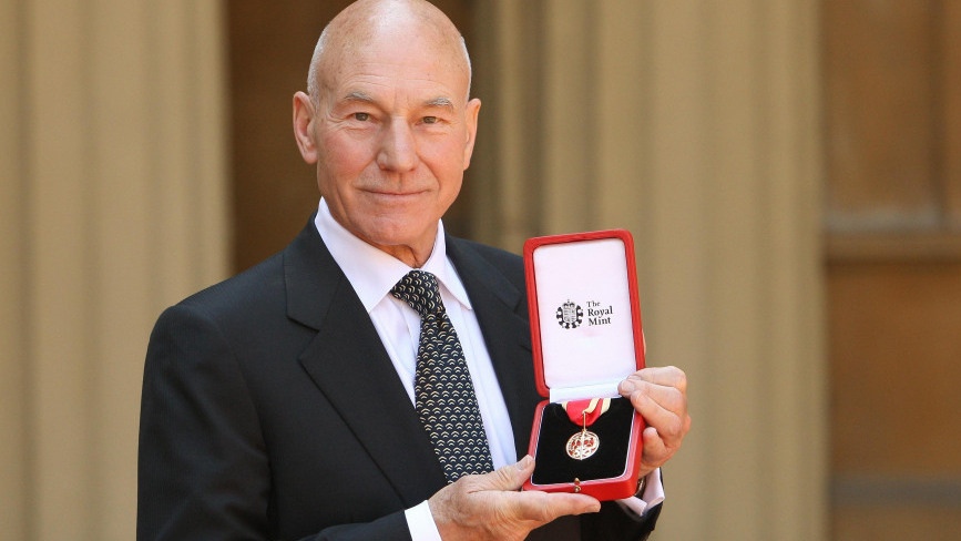 Patrick Stewart Is Knighted, And Now He Doesn't Need Frequent-Flyer ...