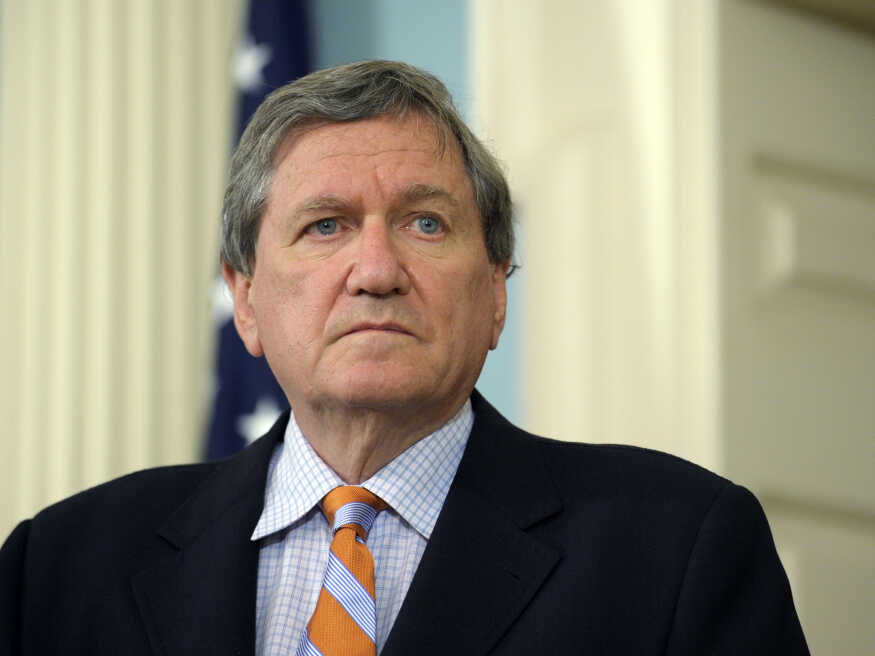 Richard Holbrooke Says He Supports Af-Pak Strategy, Hasn't Read 'Obama ...