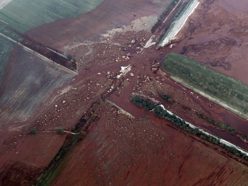 Red Sludge Toxicity Levels Dropping, Hungarian Government Officials Say ...