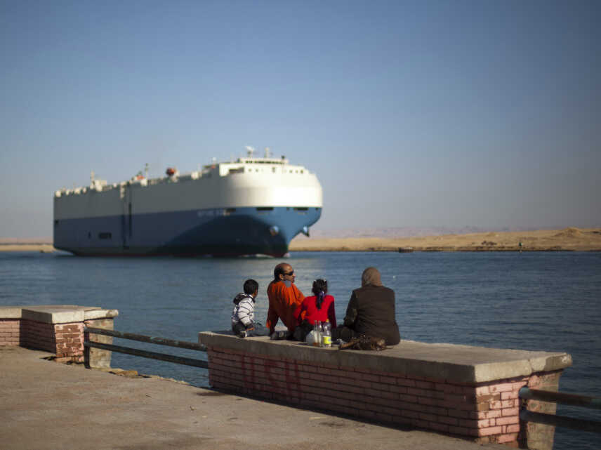 U.S. Military Keeps Close Eye On Egypt, Bahrain : NPR