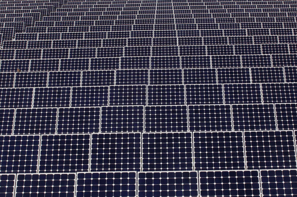 GE Unveils Plans To Build Largest Solar Panel Factory In U.S. : The Two ...