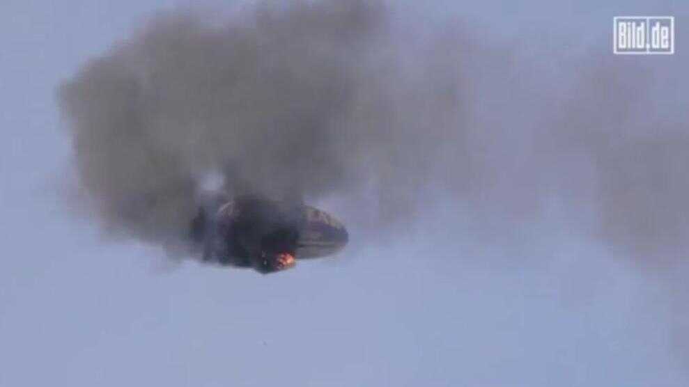 Blimp Pilot Saved Passengers, Died In Fiery Crash, Witnesses Say : The ...