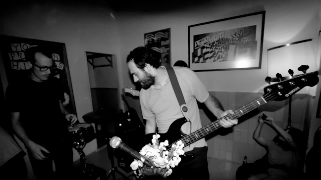 '90s-Style Spanish Indie Rock To Feed Your Shadow Self : Alt.Latino : NPR