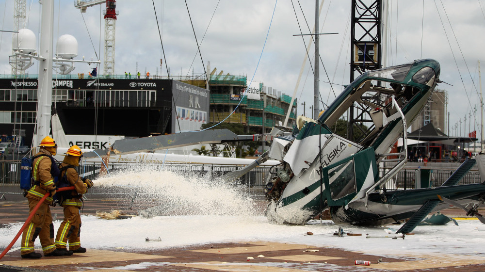 VIDEO: Helicopter Crashes While Installing A Christmas Tree : The Two ...