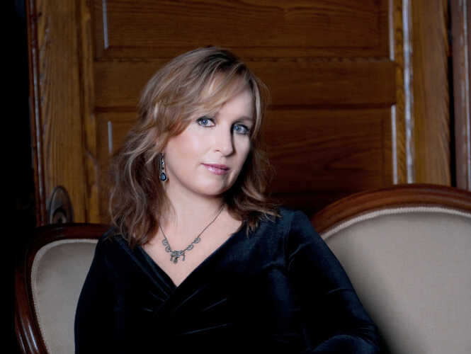 Gretchen Peters: Refusing To Go Gently : NPR
