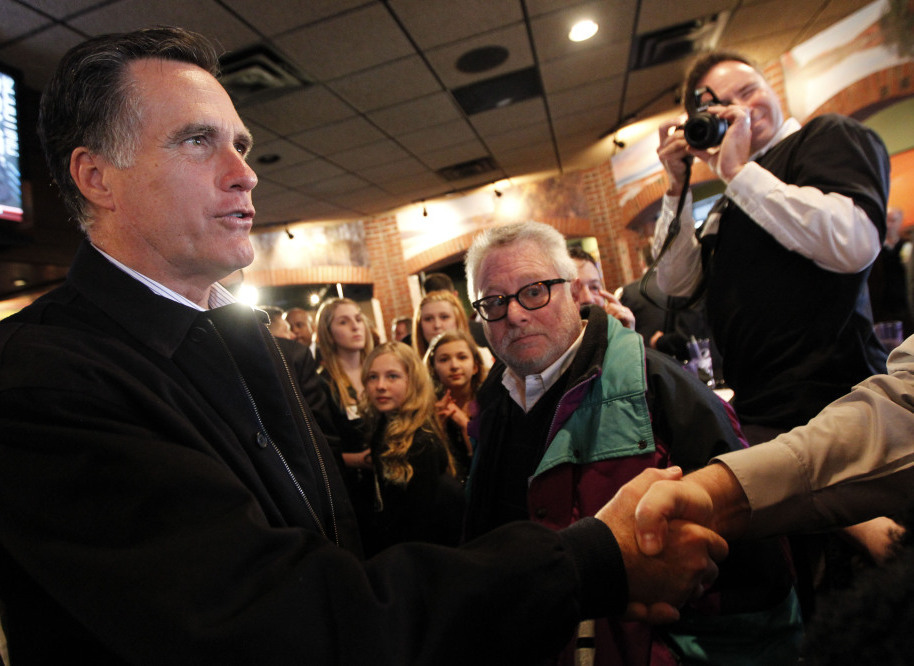 On Romney's Michigan Tour, A Change Of Pace : NPR