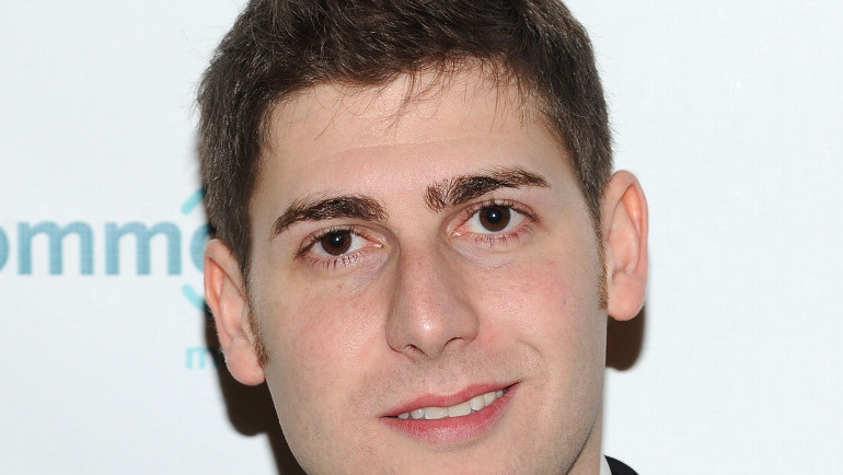 Report: Renouncing Citizenship Could Save Facebook's Saverin $67 ...