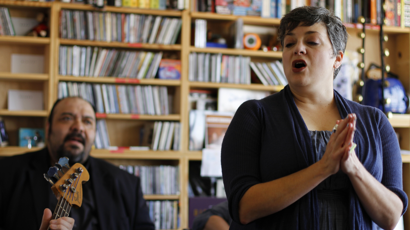 Kelly Hogan: Tiny Desk Concert : NPR