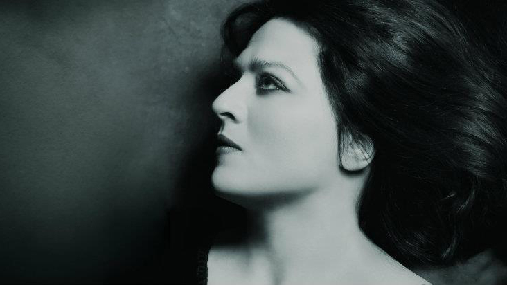 Jazz Vocalist Susie Arioli Goes 'All The Way' : NPR