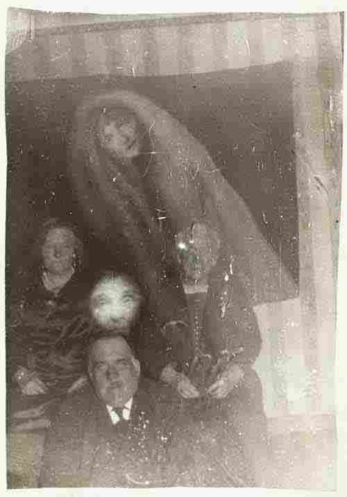 Supernatural (And Supercreepy) Spirit Photos Of William Hope : The ...