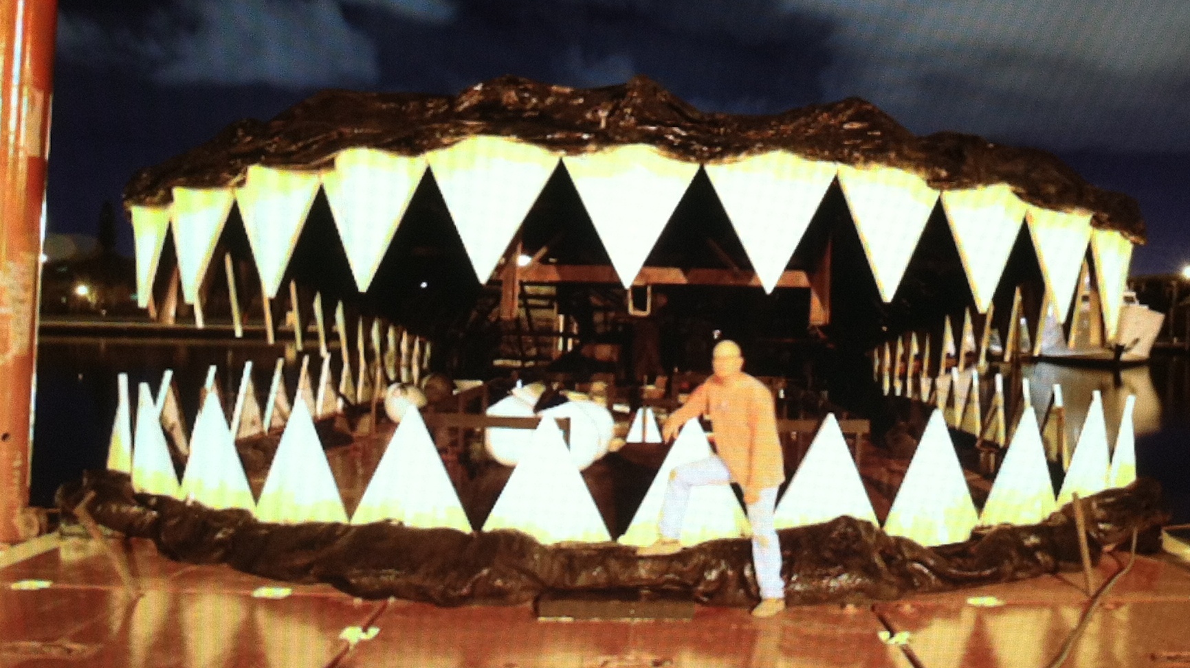 VIDEO: Miami's 100-Foot-Long (And Growing) Mechanical Alligator Head ...