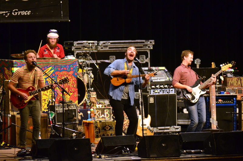 Red Wanting Blue On Mountain Stage : NPR