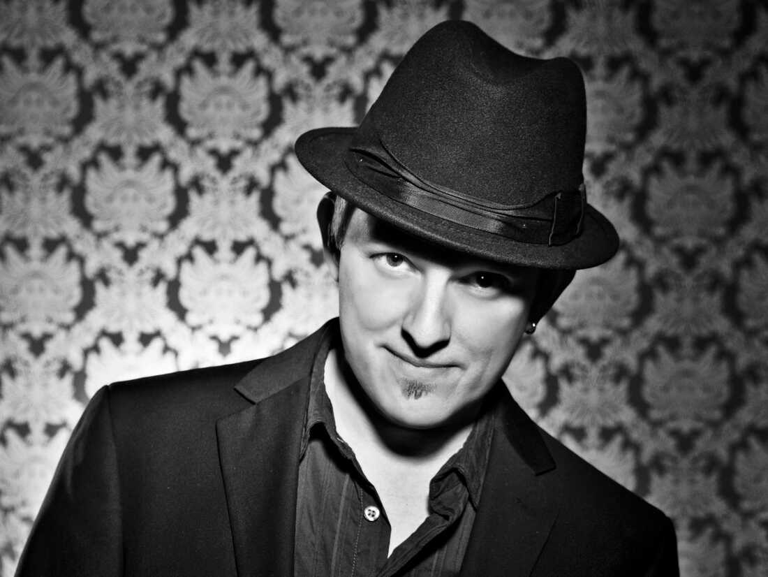 Professional Pickpocket Apollo Robbins Plays Not My Job : NPR