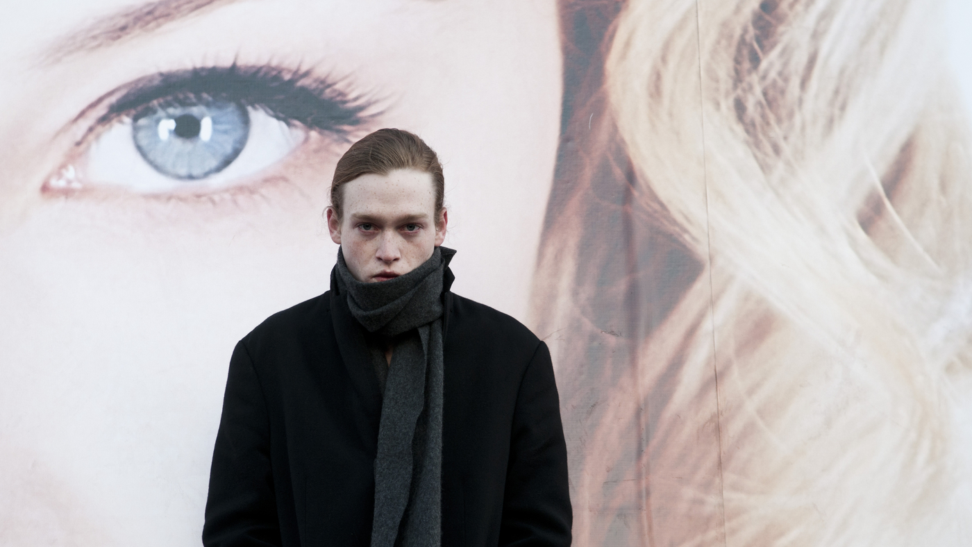 Movie Review - 'Antiviral' - Brandon Cronenberg's Dystopia Is All Sick ...