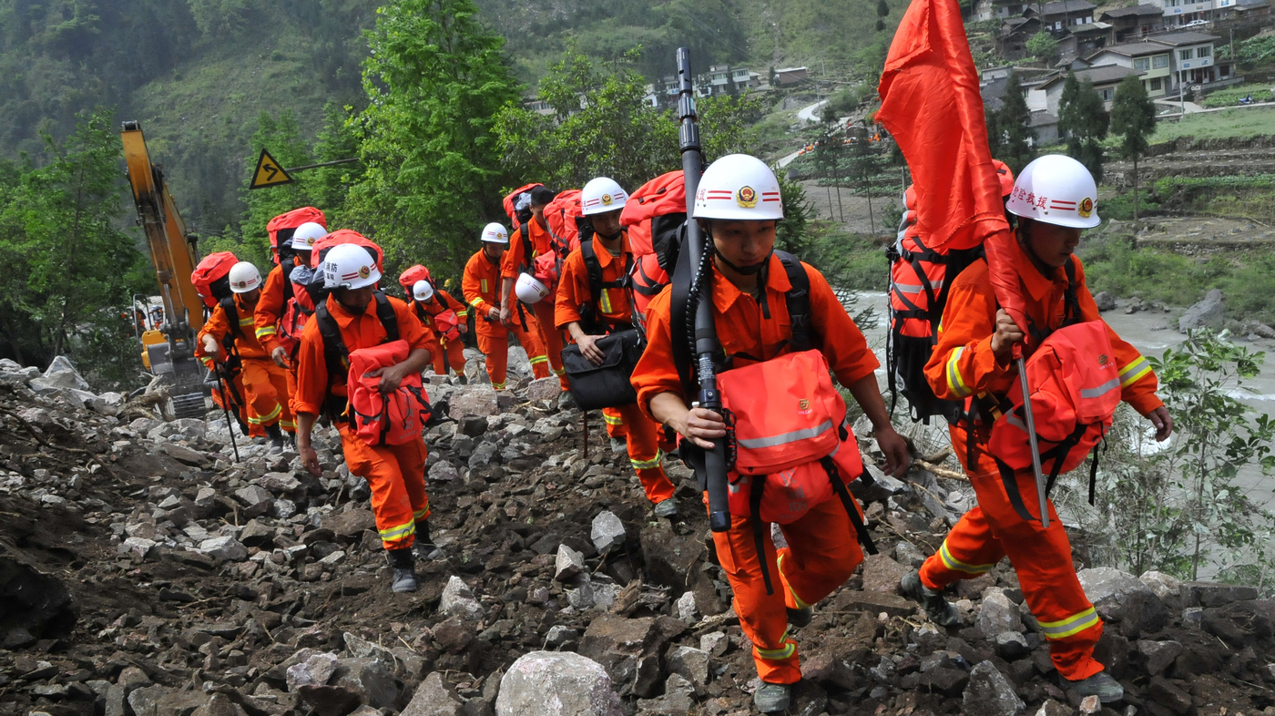 Battling Obstacles, Chinese Relief Crews Seek Quake Victims : The Two ...