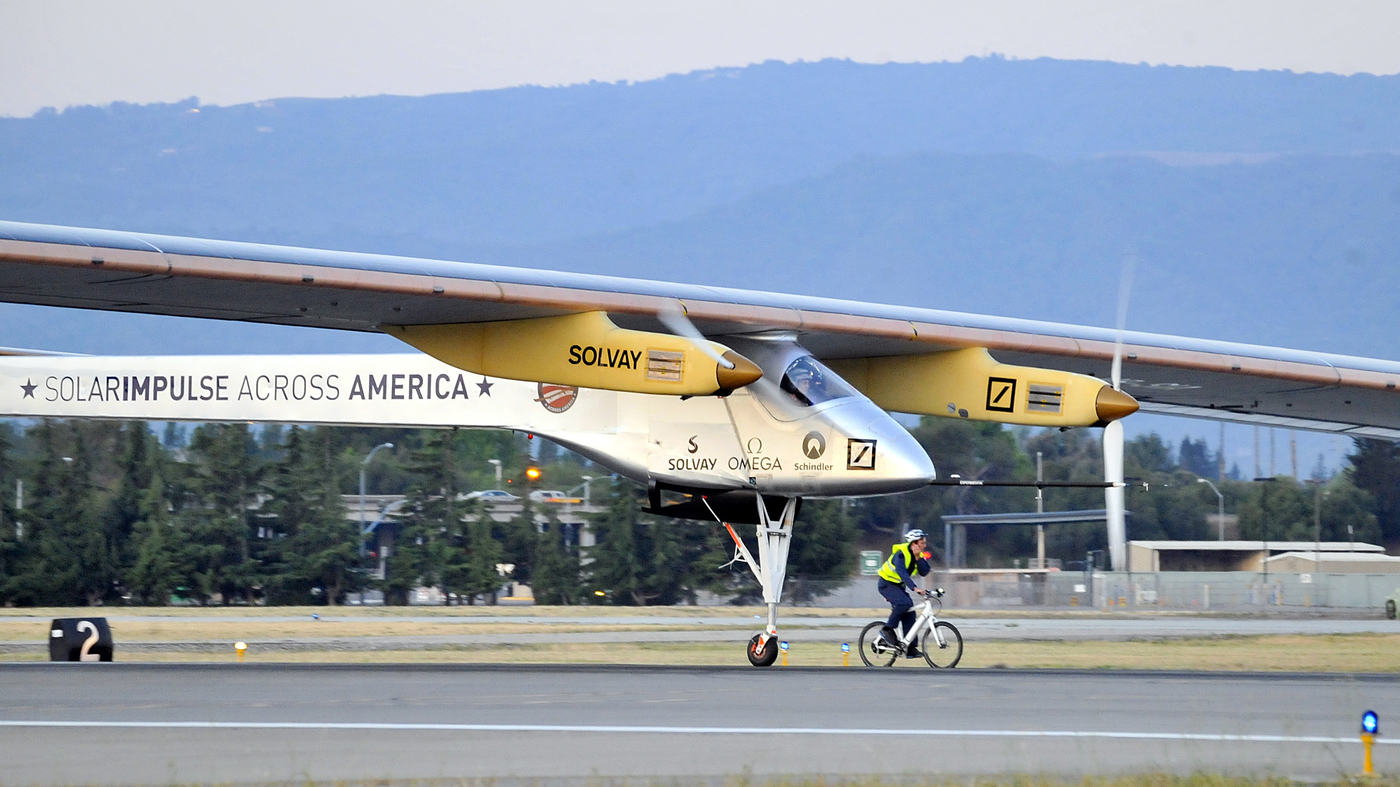 Solar-Powered Airplane Completes First Leg Of U.S. Flight : The Two-Way ...