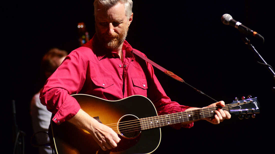 Billy Bragg : NPR