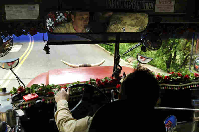 Banjo Billy's Bus Tour: History, Mystery And Bad Jokes : NPR