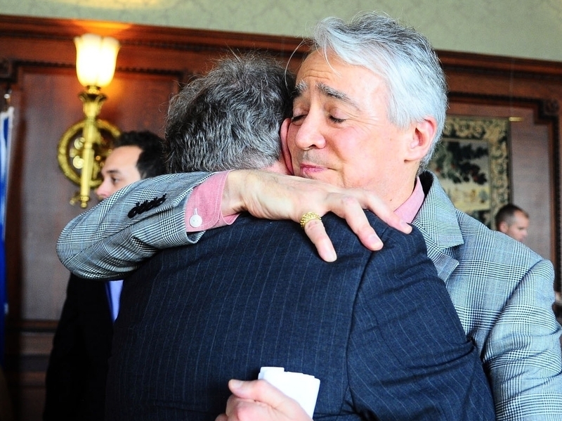 Scott Simon On Sharing His Mother's Final Moments On Twitter : All Tech Considered : NPR