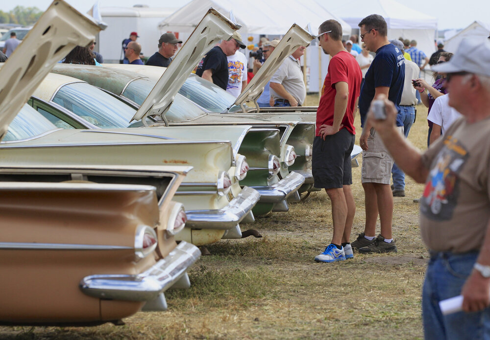 1959 Chevy Impala with matching motor boat : r/pics
