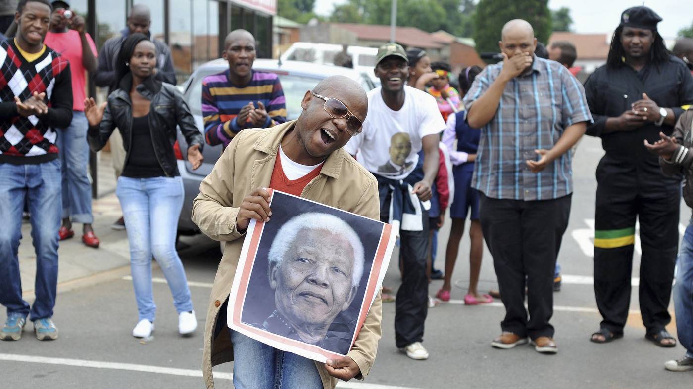 In Photos: Global Reaction To Mandela's Death : NPR