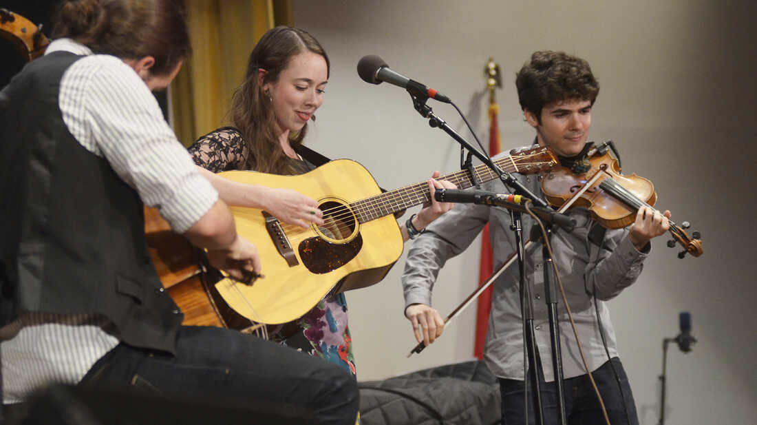 Sarah Jarosz : NPR