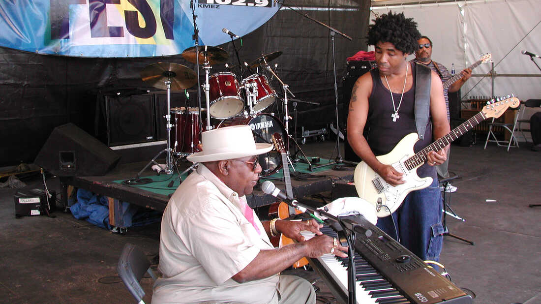 Blues Musician Tabby Thomas Dies At 84 : The Two-Way : NPR