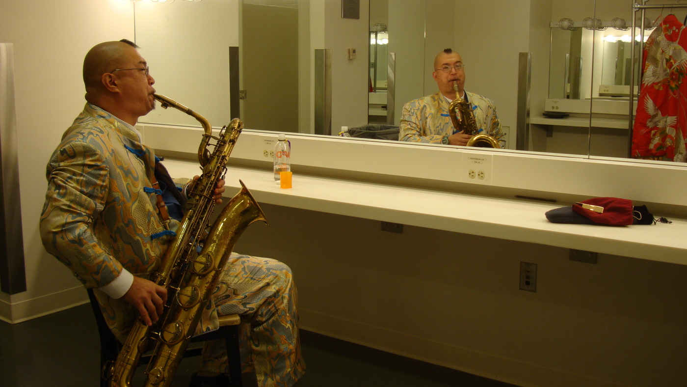 Iconoclastic Musician Takes Measure Of His Life: 'I Became A Fighter ...