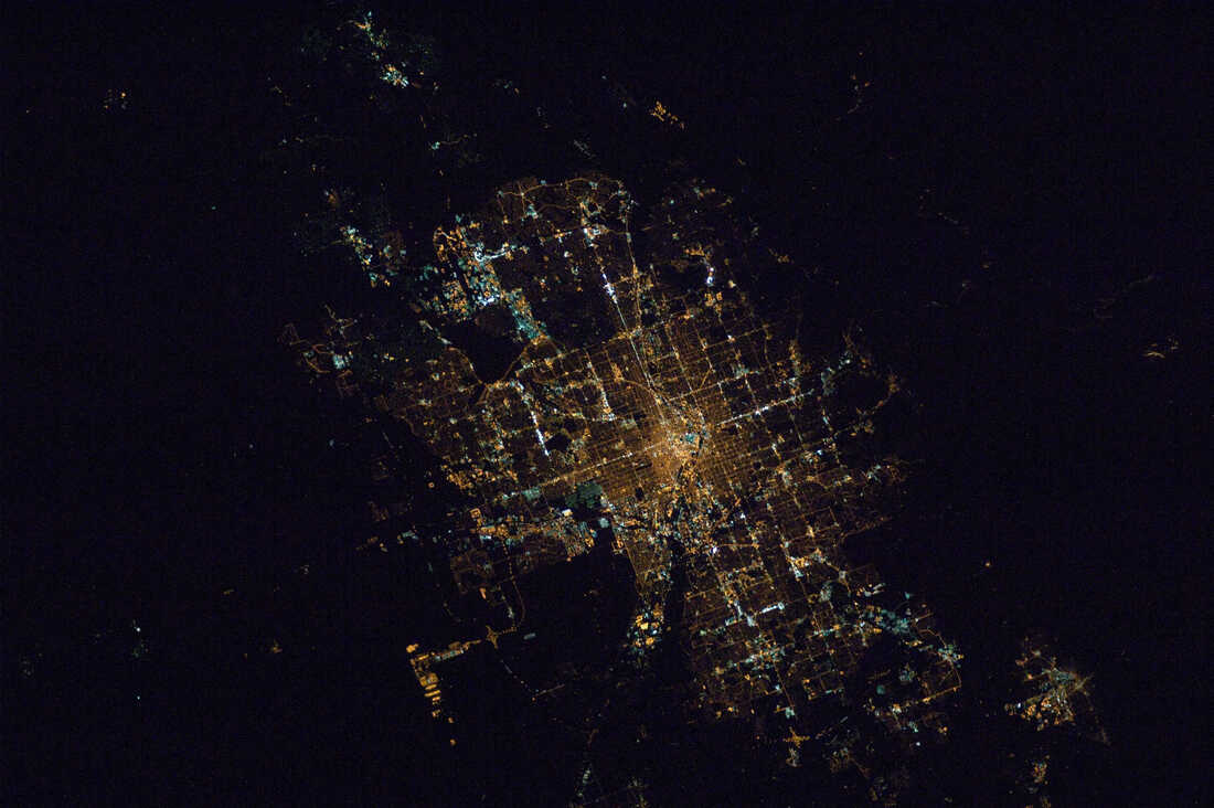 Is That Someone's House? What Astronauts Can See Looking Down ...