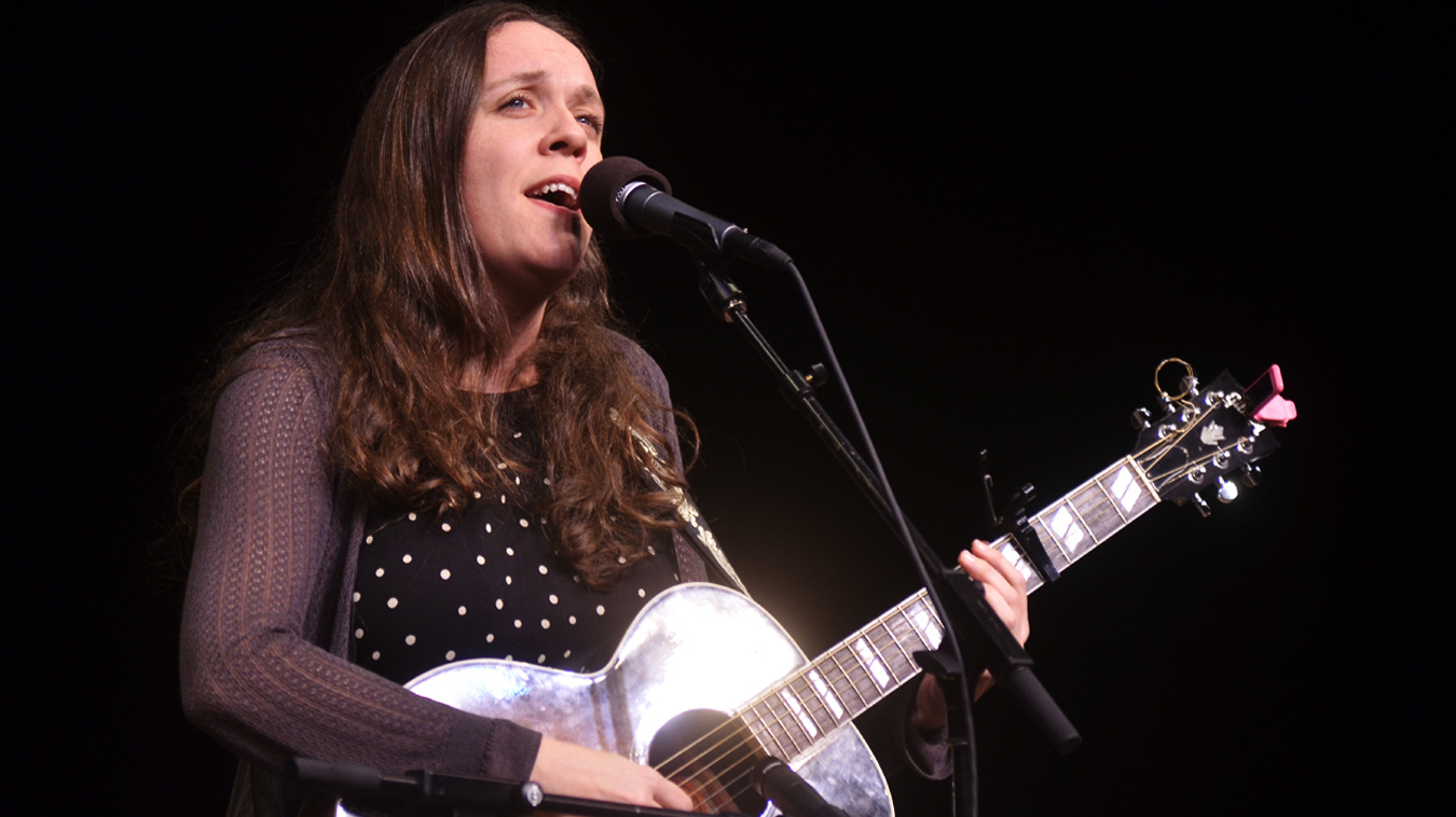 Lucy Wainwright Roche On Mountain Stage | WBUR