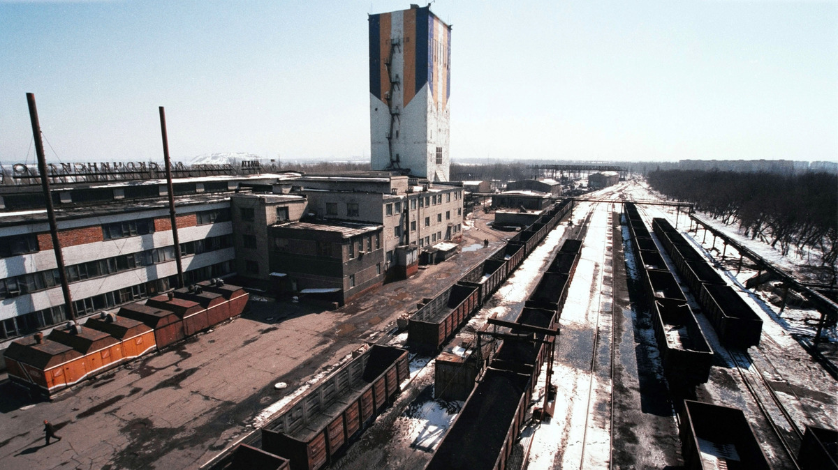 God Save The Queen — And Donetsk, Too? : Parallels : NPR