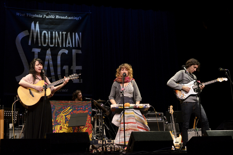 Elizabeth And The Catapult On Mountain Stage : NPR