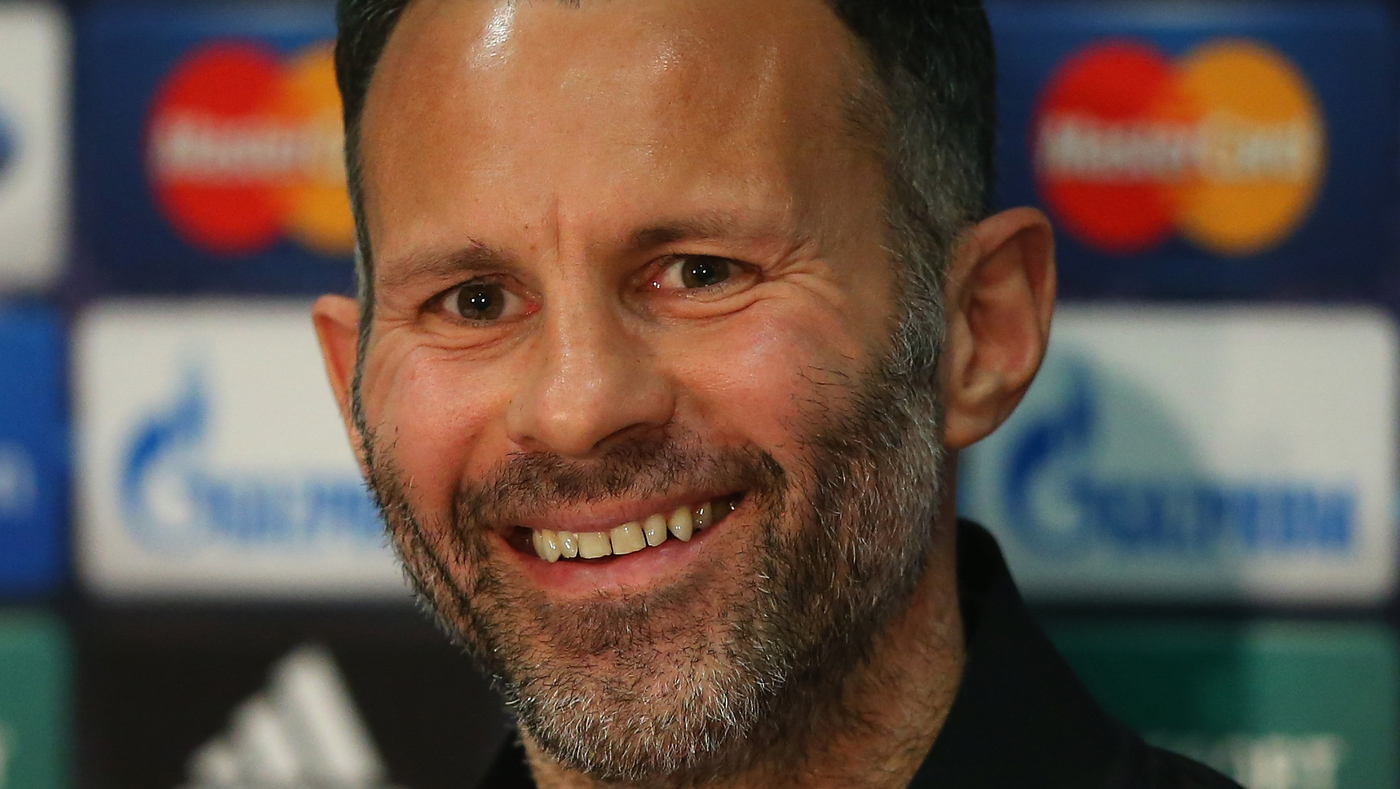 New Manchester United Skipper Vows To Make Fans Smile Again : The Two ...