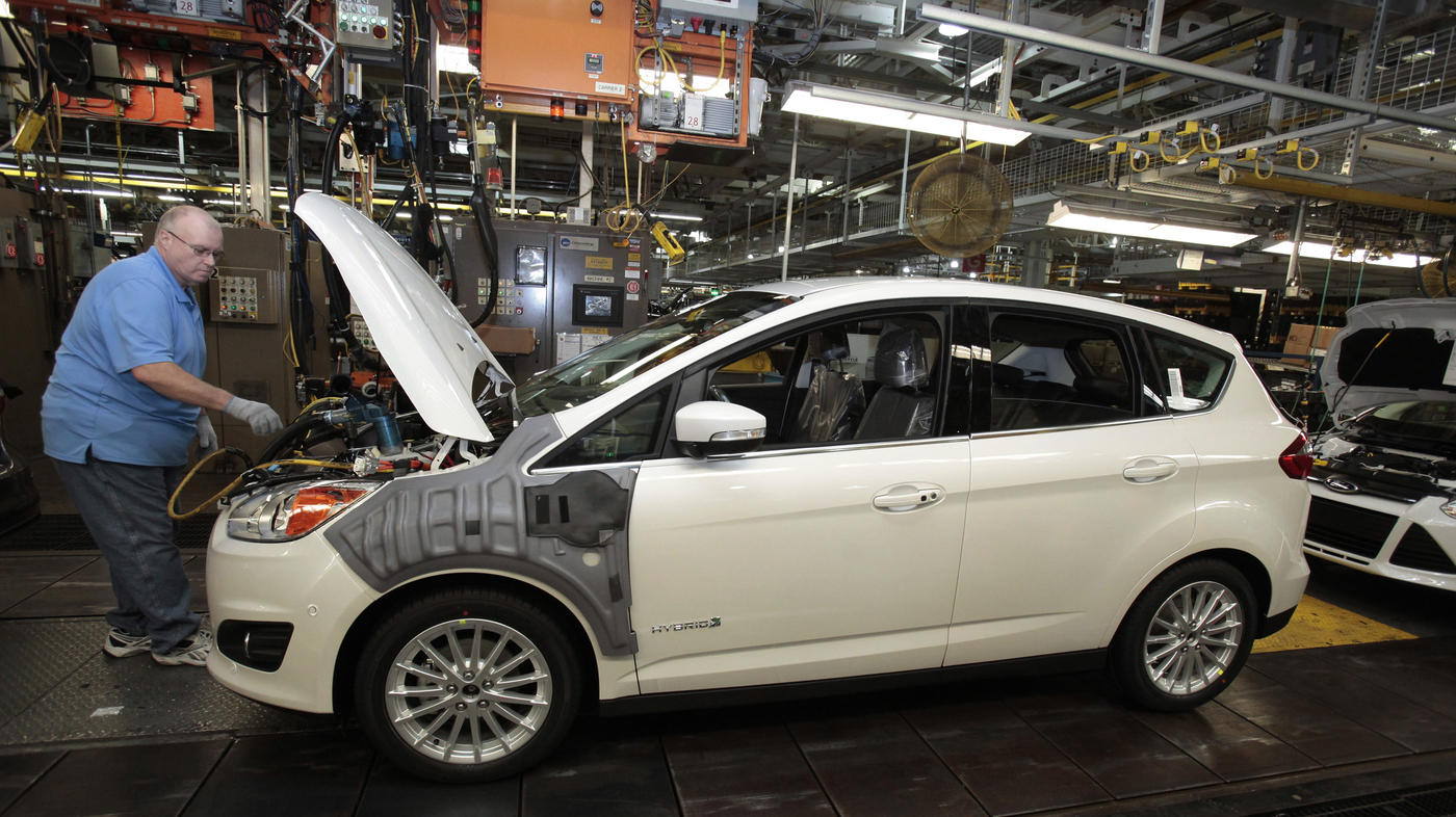 Ford Recalls Nearly 700,000 Vehicles To Fix Safety Problems : The Two ...