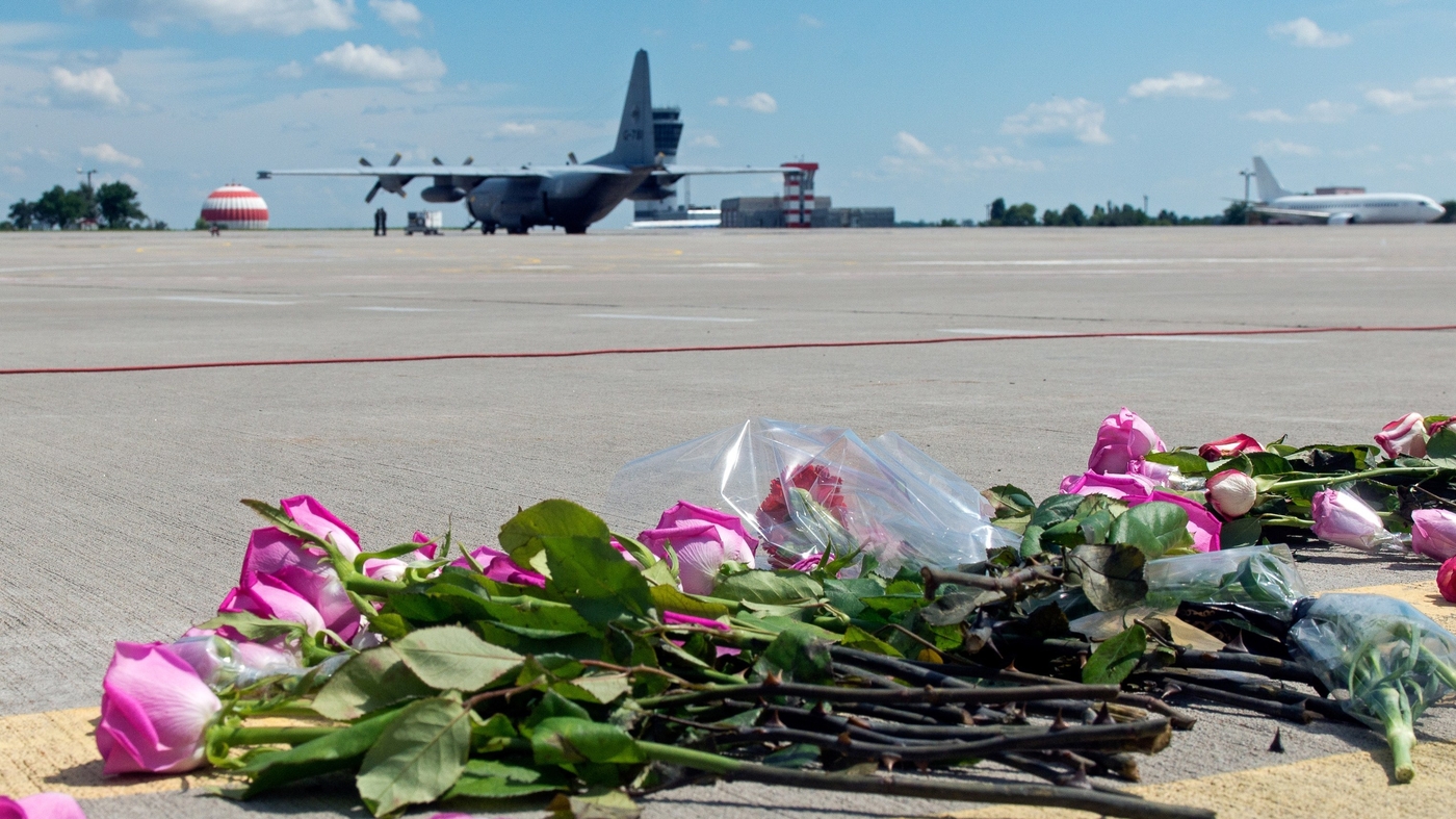 Dutch Day Of Mourning, As Remains Of Some MH17 Victims Come Home : The ...