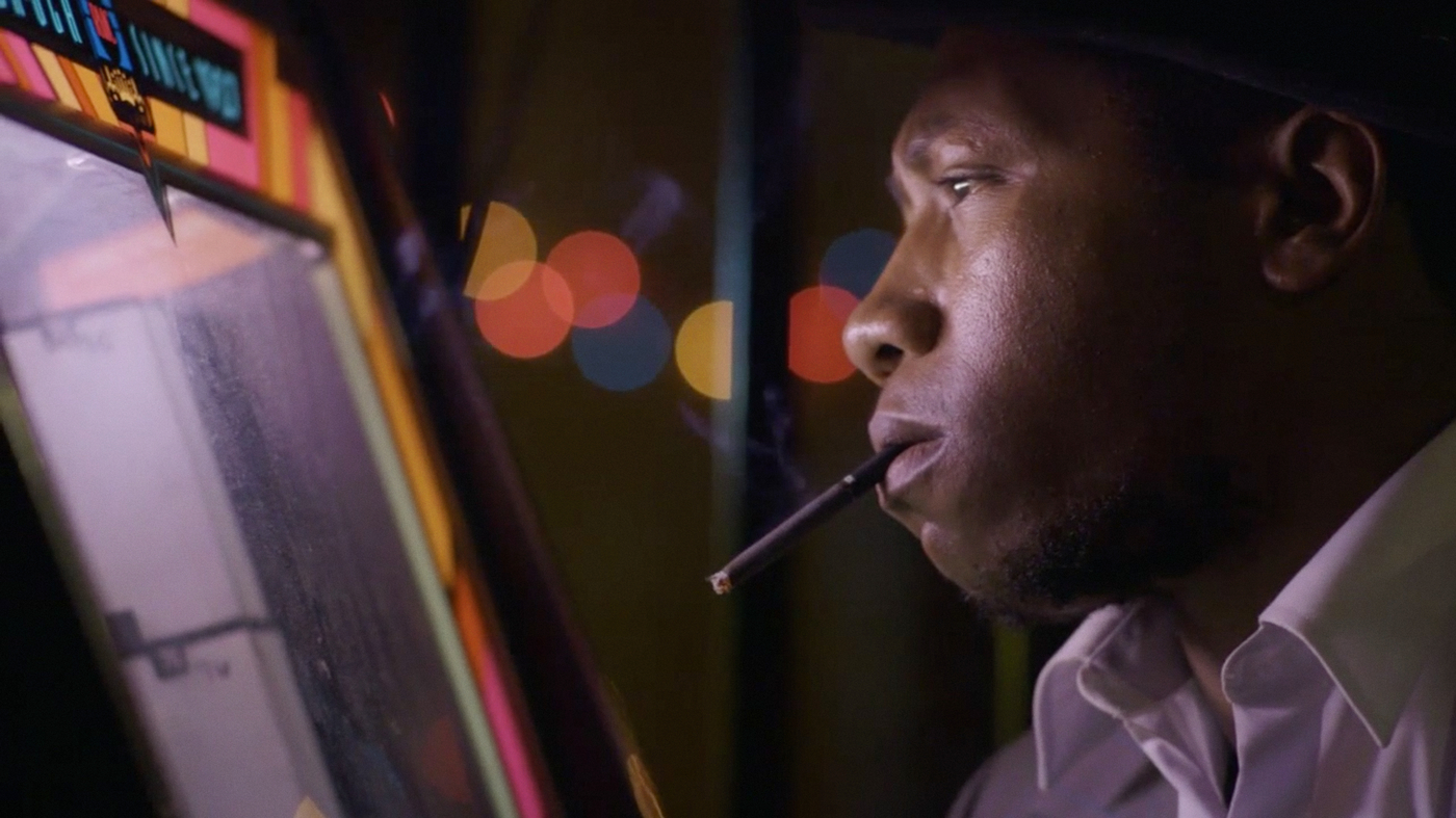 Emily Browning Smoking