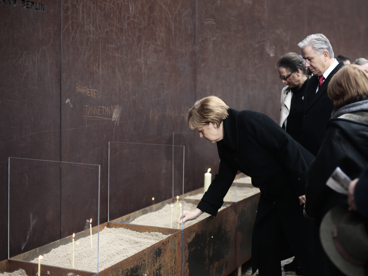 Germany's Merkel: Fall Of Berlin Wall Shows Dreams Come True : The Two ...