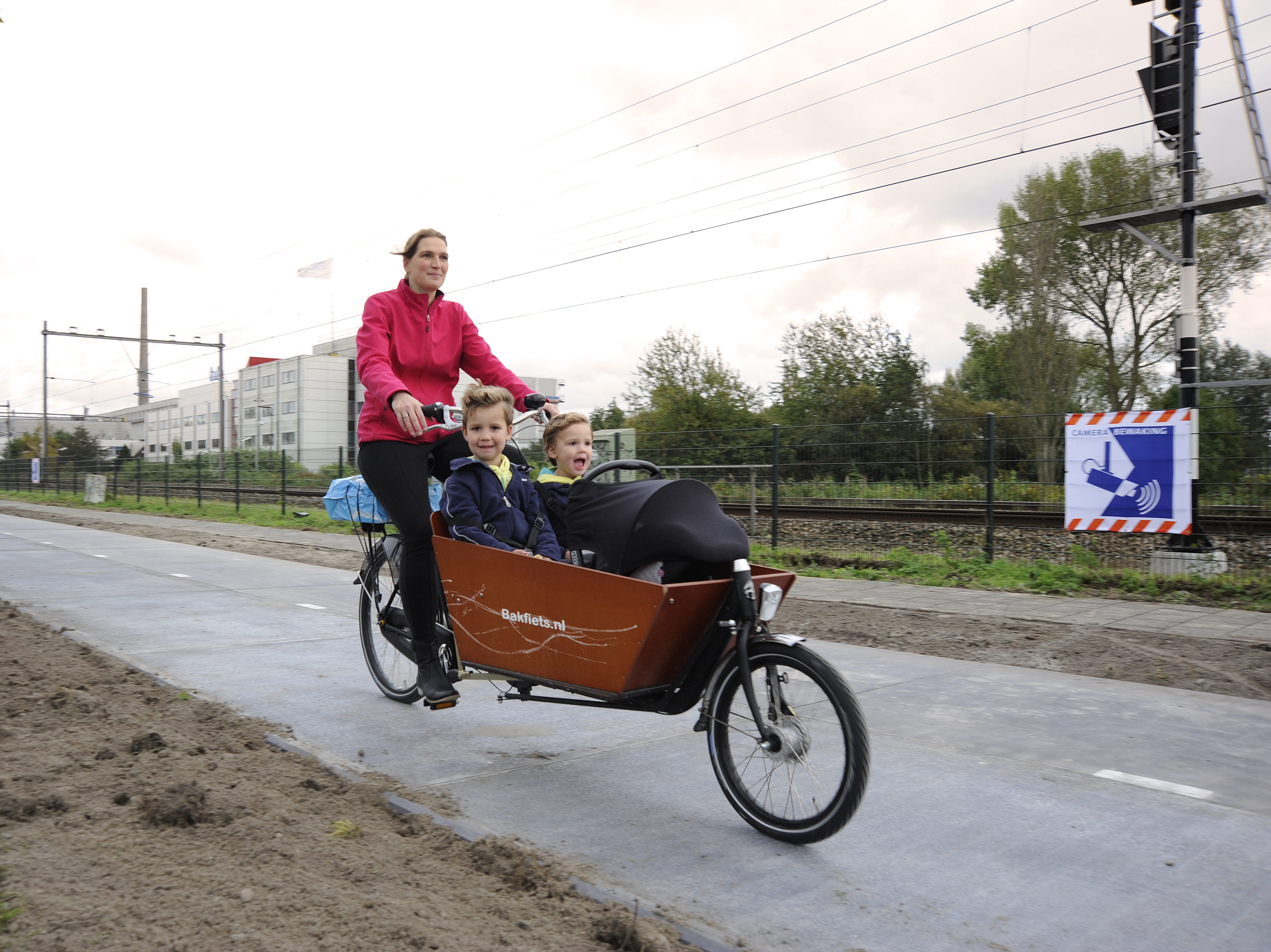 Solar Bike Path Opens This Week In The Netherlands | NCPR News