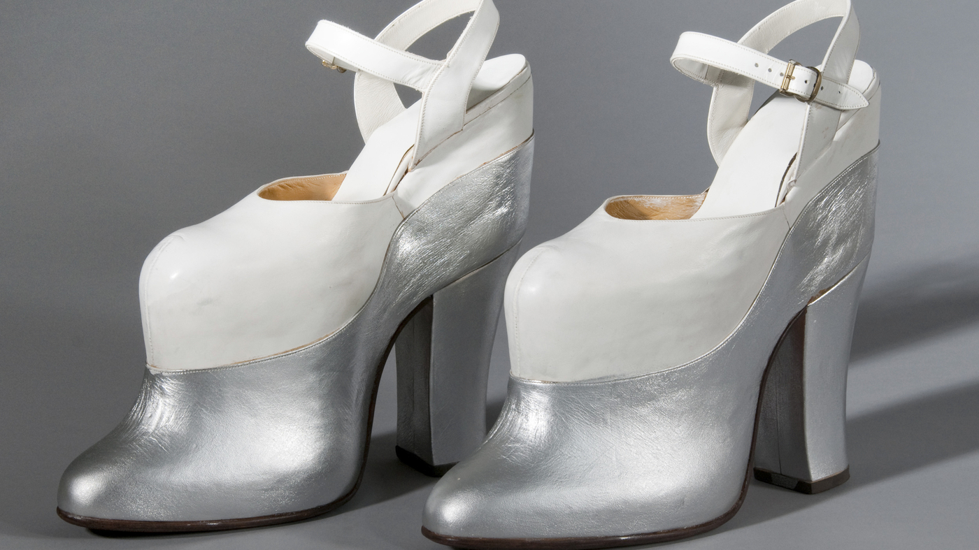 Gold-Plated Gowns And 8-inch Pumps: The Stuff That Made Starlets ...