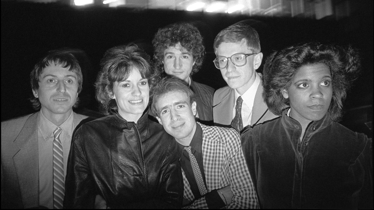 The Waitresses' 'Christmas Wrapping' Song ('Couldn't Miss This One This ...