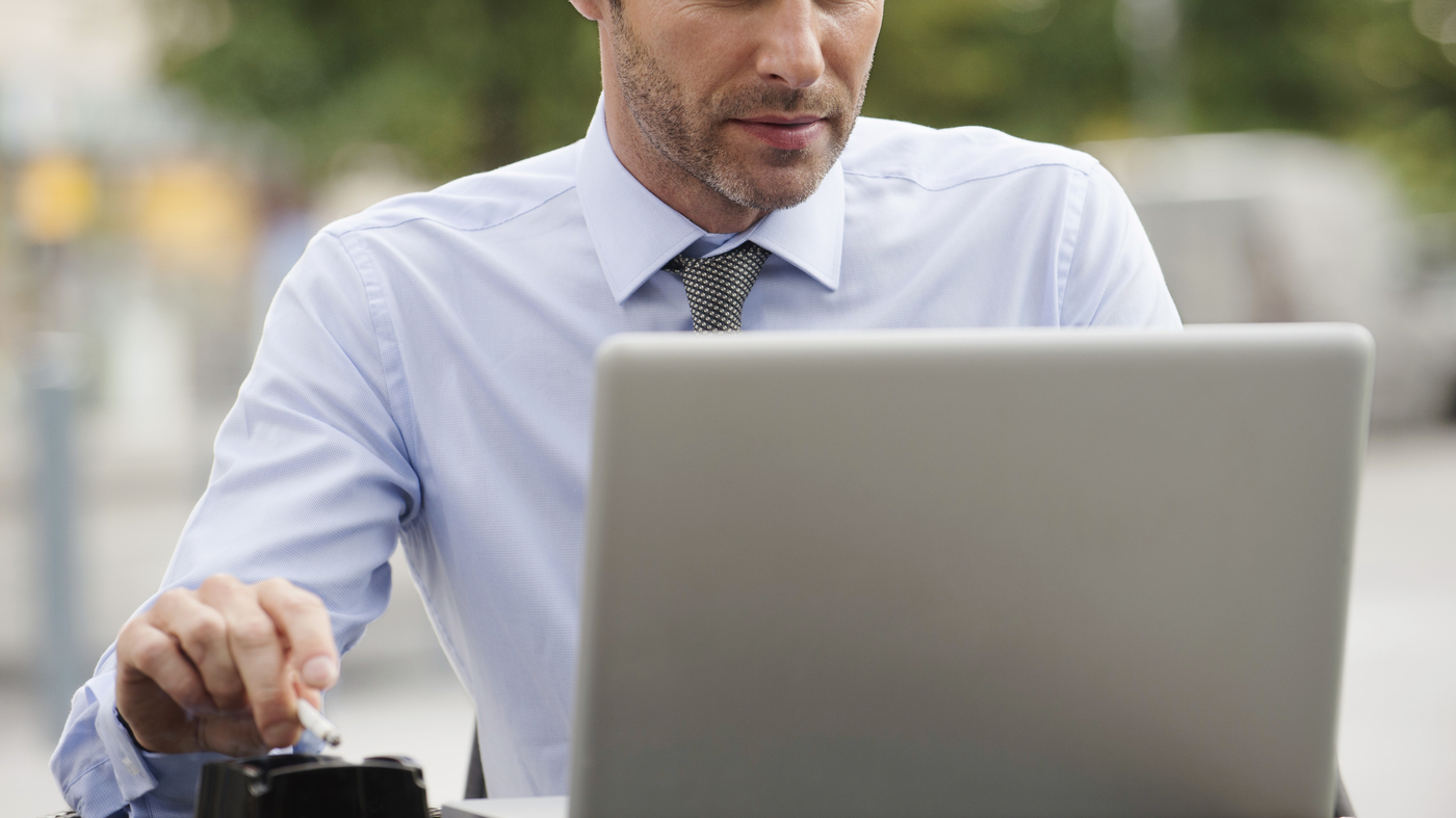 Using Both Quit Lines And Websites Helps Smokers Stop : Shots - Health ...