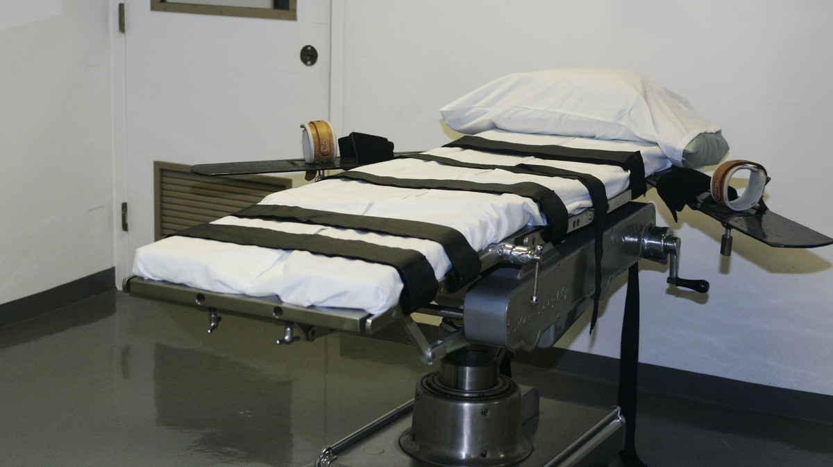 Botched Lethal Injection Executions Reignite Death Penalty Debate : NPR
