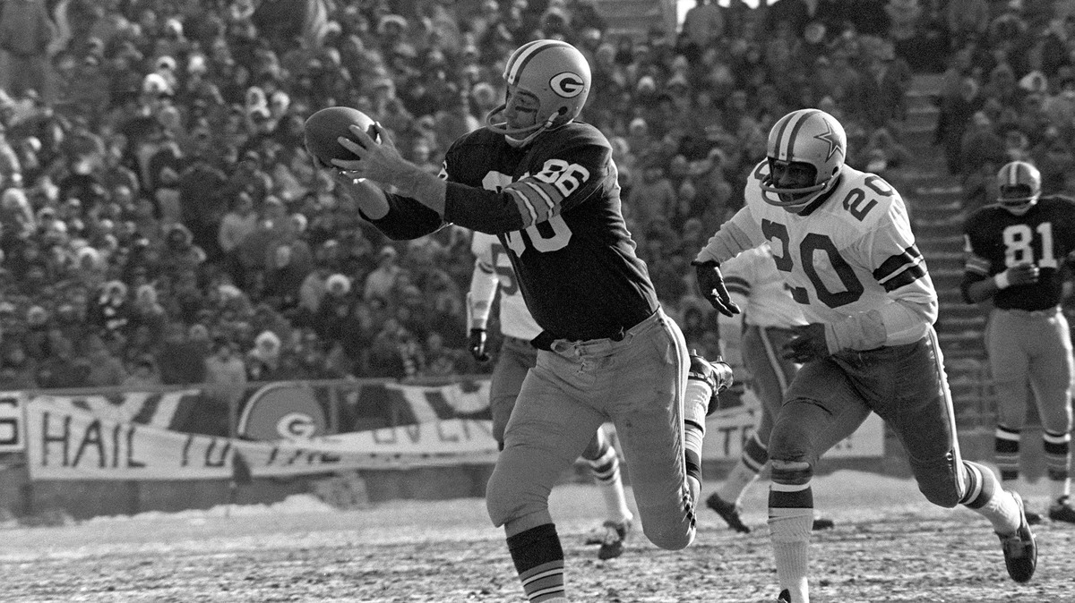 As Dallas Comes To Town, Green Bay Remembers Historic 'Ice Bowl' : NPR