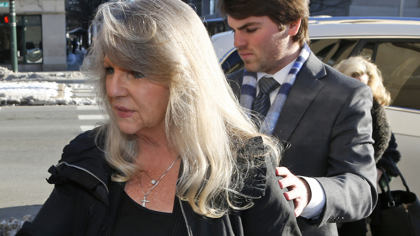 Virginia's Former First Lady Maureen McDonnell Sentenced To 1 Year In ...