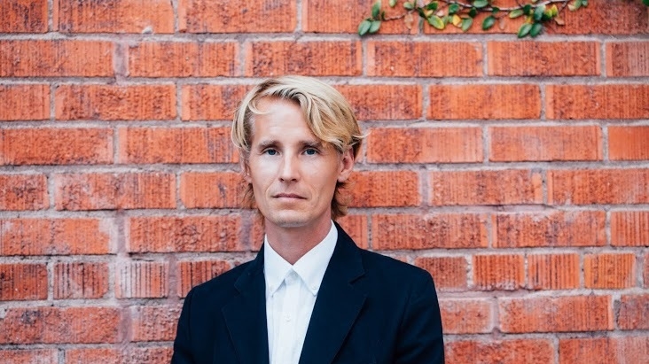 Feet On The Coast, Mind On The Prairie: Tom Brosseau's Rootless Sound : NPR