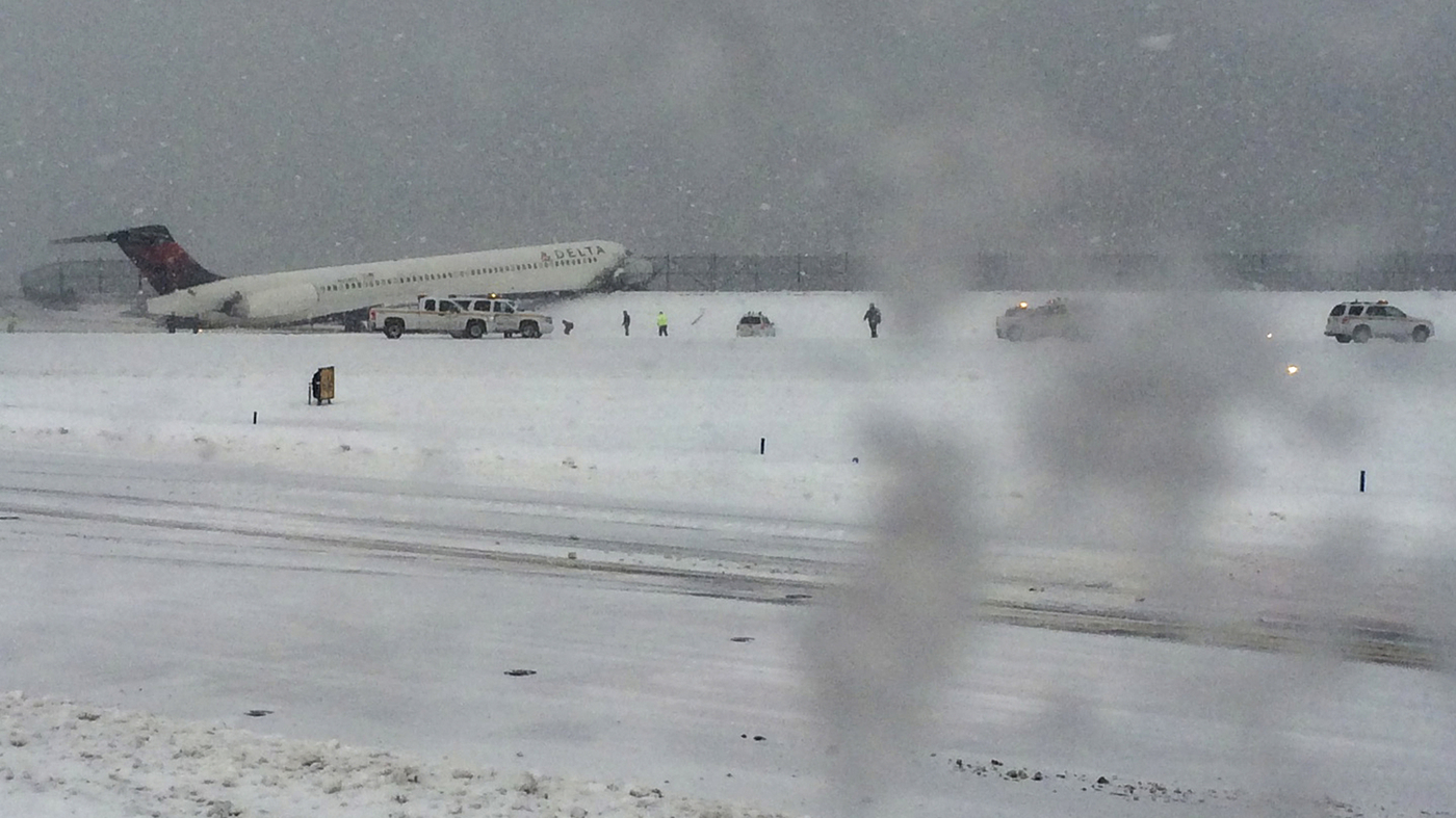 Plane Skids Off Runway At New York's LaGuardia; 6 Injured : The Two-Way ...