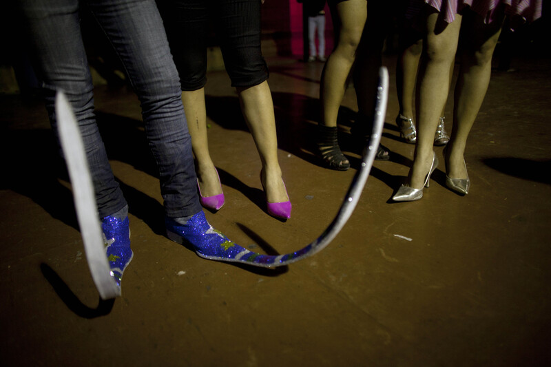 Wonderful, Ridiculous, Head-Scratchingly Pointy Mexican Boots Are Now A ...