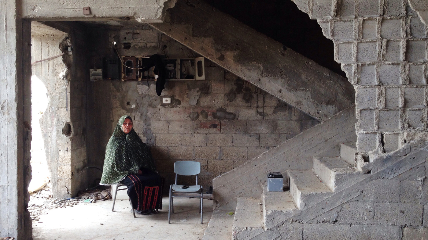 With Few Choices, Gaza Family Makes Bombed-Out Shell Its Home ...